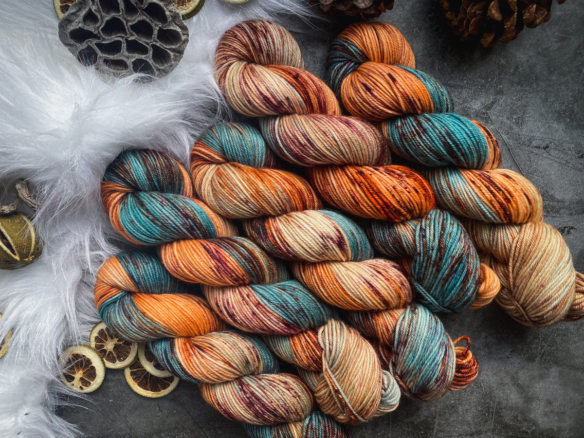 Clubs & Kits – Dragon Hoard Yarn